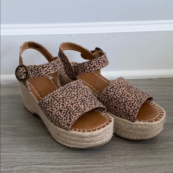 Universal Thread | Shoes | Universal Thread Espadrille Platform Sandals ...